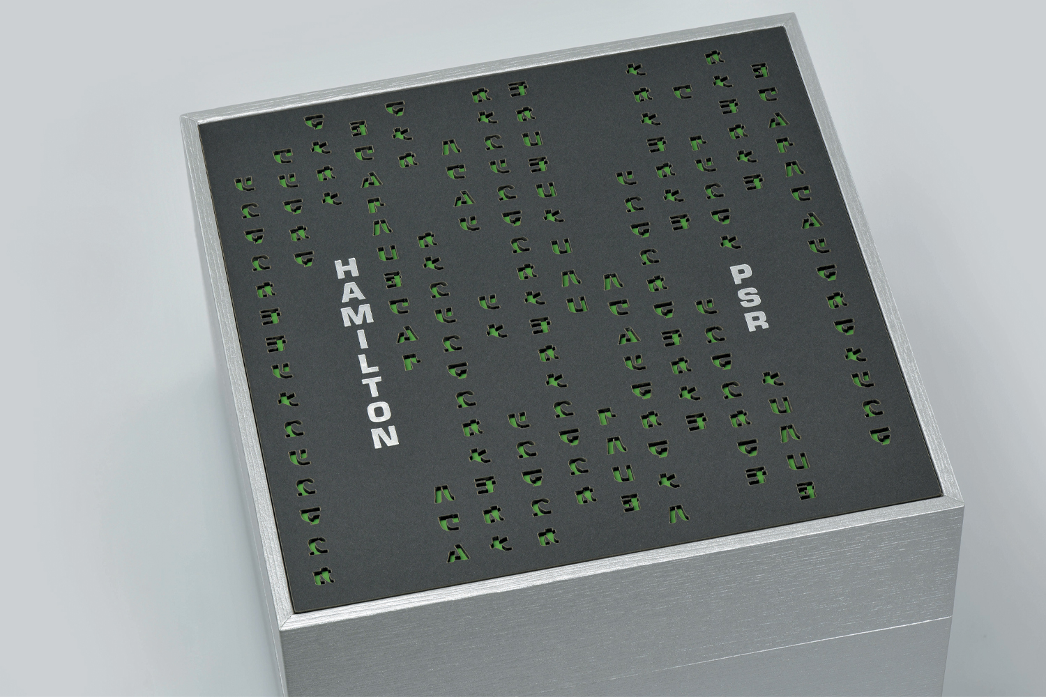 Die Neue von Hamilton feiert die Rückkehr in die Matrix