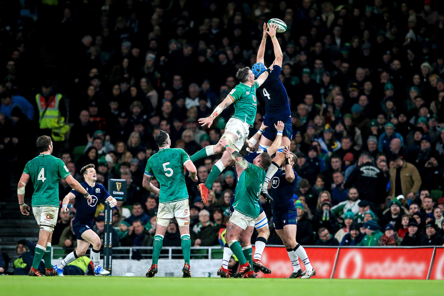 Breitling ist Offizieller Zeitnehmer von Six Nations Rugby